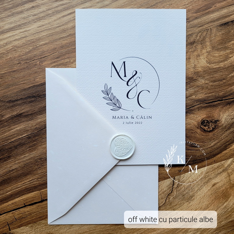 Invitatii de nunta minimaliste albe cu siglii albe – Invitatii K & M