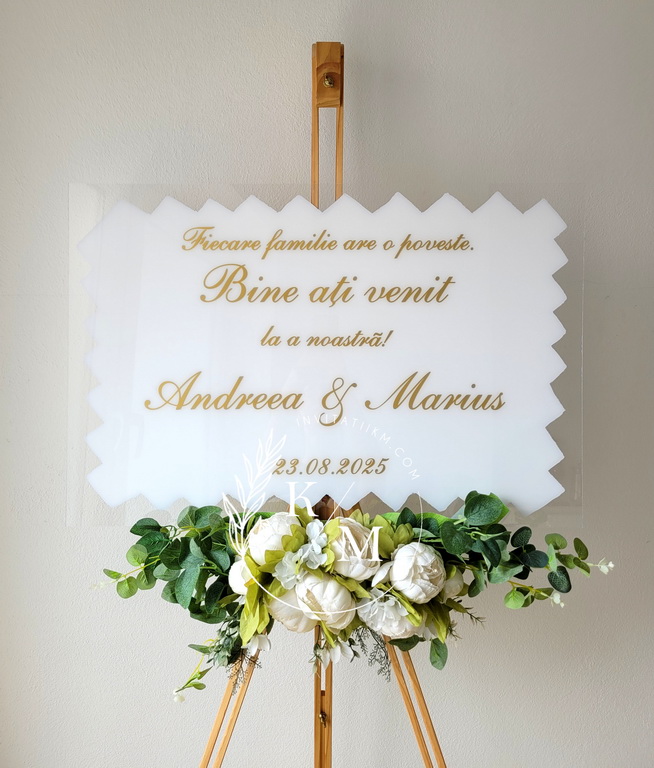 Panou “Fiecare familie are o poveste” Panou intampinare nunta alb-auriu ...