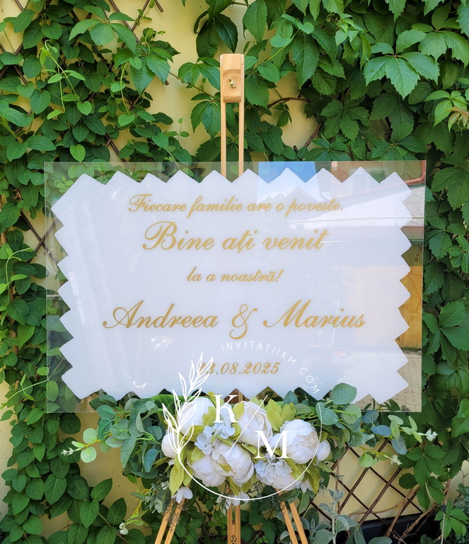 Panou “Fiecare familie are o poveste” Panou intampinare nunta alb-auriu ...